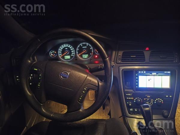 Grey Volvo V70 2006 in Daugavpils, with an engine capacity of 2.40 L and mileage of 448 thousand km for 2300 €, photo 5 on AUTOMOTO.COM.LV