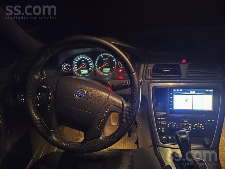 Pelēks Volvo V70 2006 Daugavpils, ar dzinēja tilpumu 2.40 L un nobraukumu 448 tūkst. km par 2300 €, foto 5 vietnē AUTOMOTO.COM.LV