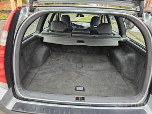 Pelēks Volvo V70 2006 Rīga, ar dzinēja tilpumu 2.40 L un nobraukumu 427 tūkst. km par 2200 €, foto 6 vietnē AUTOMOTO.COM.LV