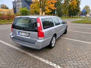 Pelēks Volvo V70 2006 Rīga, ar dzinēja tilpumu 2.40 L un nobraukumu 427 tūkst. km par 2200 €, foto 8 vietnē AUTOMOTO.COM.LV