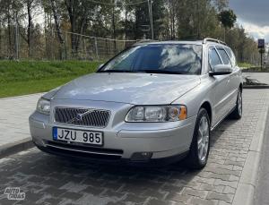 Grey Volvo V70 2006 in Vilnius, with an engine capacity of 2.40 L and mileage of 371 thousand km for 1850 €, photo  on AUTOMOTO.COM.LV
