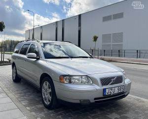 Grey Volvo V70 2006 in Vilnius, with an engine capacity of 2.40 L and mileage of 371 thousand km for 1850 €, photo 3 on AUTOMOTO.COM.LV