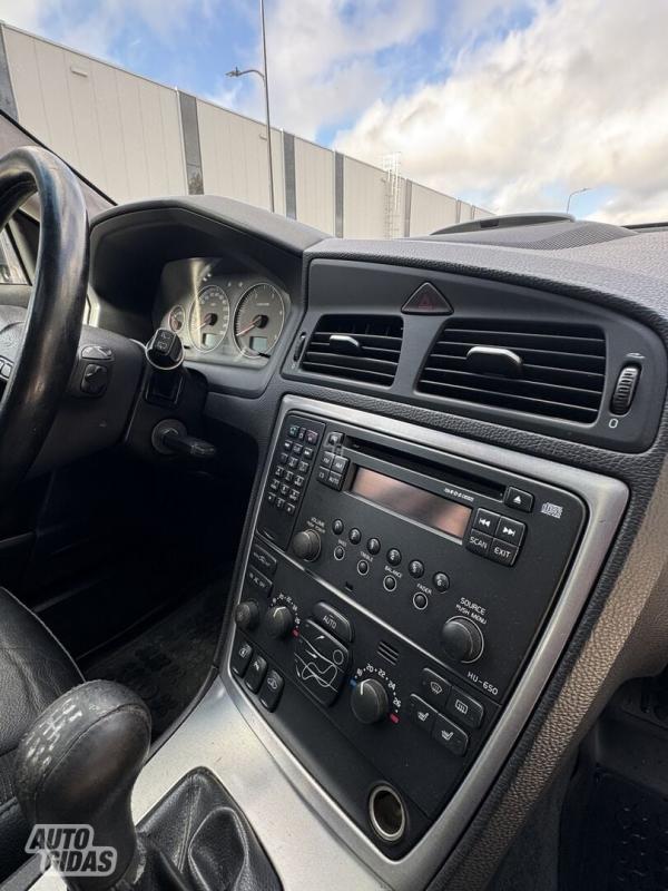 Volvo V70 2006 Viļņa vietnē Pelēks Volvo V70 2006 Viļņa, ar dzinēja tilpumu 2.40 L un nobraukumu 371 tūkst. km par 1850 €, foto 11 vietnē AUTOMOTO.COM.LV