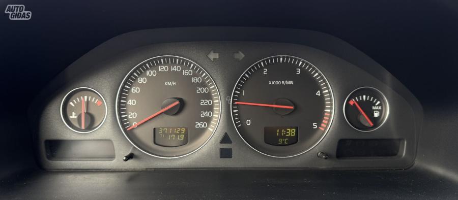 Grey Volvo V70 2006 in Vilnius, with an engine capacity of 2.40 L and mileage of 371 thousand km for 1850 €, photo 14 on AUTOMOTO.COM.LV