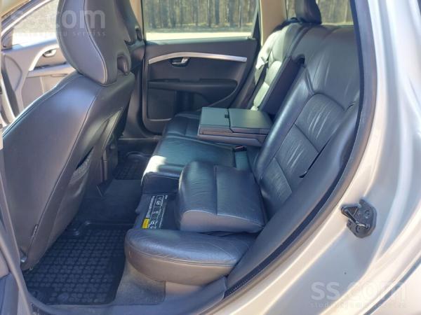 Pelēks Volvo V70 2007 Jūrmala, ar dzinēja tilpumu 2.40 L un nobraukumu 332 tūkst. km par 3950 €, foto 6 vietnē AUTOMOTO.COM.LV
