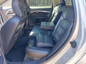 Pelēks Volvo V70 2007 Jūrmala, ar dzinēja tilpumu 2.40 L un nobraukumu 332 tūkst. km par 3950 €, foto 6 vietnē AUTOMOTO.COM.LV