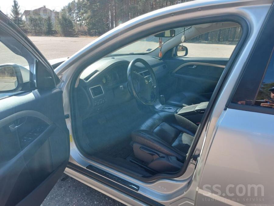 Pelēks Volvo V70 2007 Jūrmala, ar dzinēja tilpumu 2.40 L un nobraukumu 332 tūkst. km par 3950 €, foto 12 vietnē AUTOMOTO.COM.LV