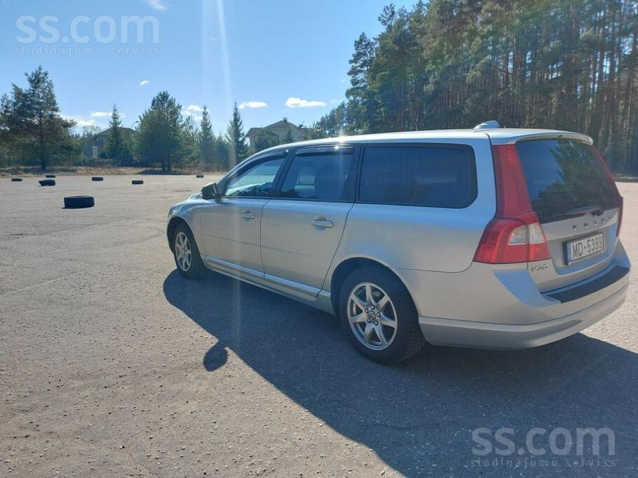 Pelēks Volvo V70 2007 Jūrmala, ar dzinēja tilpumu 2.40 L un nobraukumu 332 tūkst. km par 3950 €, foto 16 vietnē AUTOMOTO.COM.LV