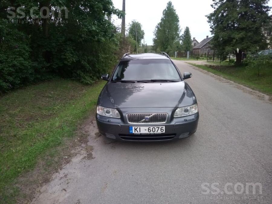 Grey Volvo V70 2007 in Ludza, with an engine capacity of 2.40 L and mileage of 253 thousand km for 670 €, photo 1 on AUTOMOTO.COM.LV