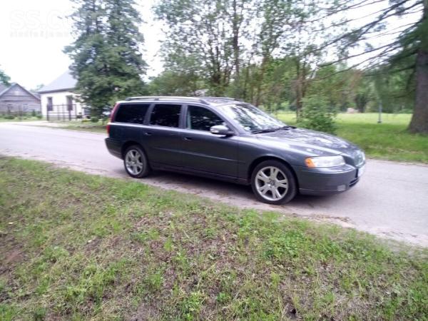 Pelēks Volvo V70 2007 Ludza, ar dzinēja tilpumu 2.40 L un nobraukumu 253 tūkst. km par 670 €, foto 3 vietnē AUTOMOTO.COM.LV