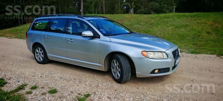Pelēks Volvo V70 2007 Rīga, ar dzinēja tilpumu 2.40 L un nobraukumu 480 tūkst. km par 4100 €, foto 1 vietnē AUTOMOTO.COM.LV