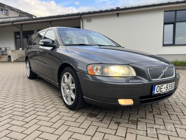 Grey Volvo V70 2007 in Rezekne, with an engine capacity of 2.40 L and mileage of 366 thousand km for 3750 €, photo 3 on AUTOMOTO.COM.LV