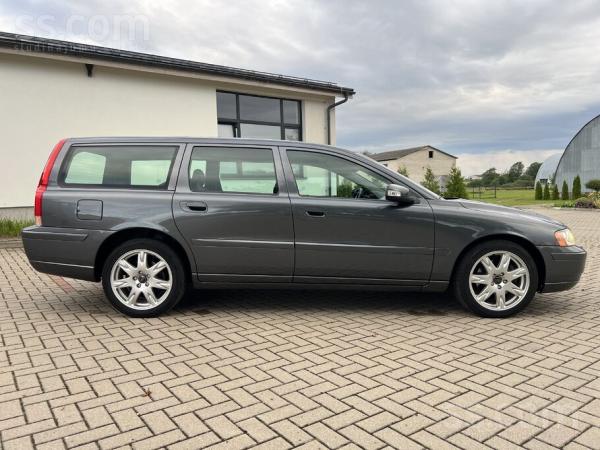 Grey Volvo V70 2007 in Rezekne, with an engine capacity of 2.40 L and mileage of 366 thousand km for 3750 €, photo 4 on AUTOMOTO.COM.LV