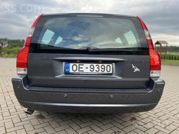 Grey Volvo V70 2007 in Rezekne, with an engine capacity of 2.40 L and mileage of 366 thousand km for 3750 €, photo 7 on AUTOMOTO.COM.LV