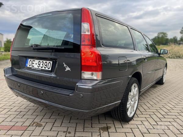 Grey Volvo V70 2007 in Rezekne, with an engine capacity of 2.40 L and mileage of 366 thousand km for 3750 €, photo 8 on AUTOMOTO.COM.LV