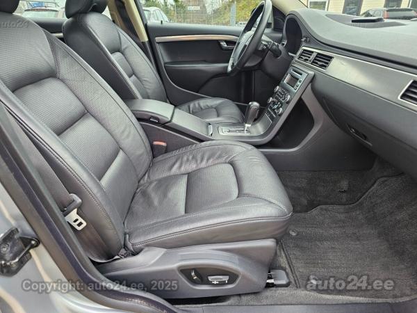 Pelēks Volvo V70 2007 Tartu, ar dzinēja tilpumu 2.40 L un nobraukumu 232 tūkst. km par 4990 €, foto 11 vietnē AUTOMOTO.COM.LV