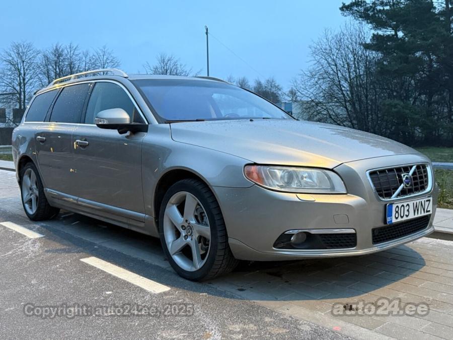 Pelēks Volvo V70 2007 Tallina, ar dzinēja tilpumu 3.00 L un nobraukumu 234 tūkst. km par 7450 €, foto 16 vietnē AUTOMOTO.COM.LV