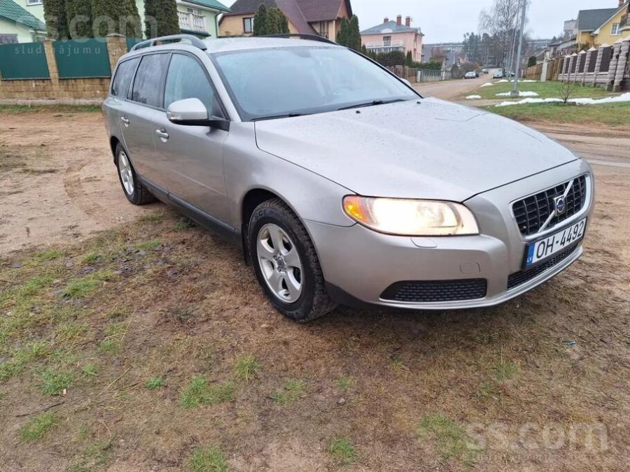 Pelēks Volvo V70 2007 Daugavpils, ar dzinēja tilpumu 2.40 L un nobraukumu 389 tūkst. km par 3650 €, foto 1 vietnē AUTOMOTO.COM.LV