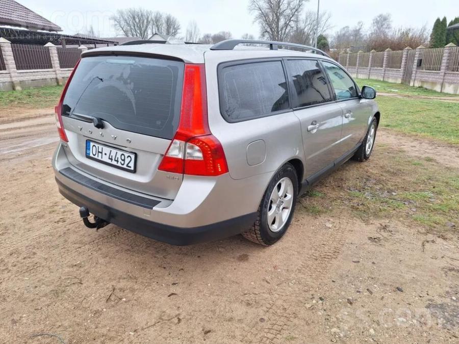 Pelēks Volvo V70 2007 Daugavpils, ar dzinēja tilpumu 2.40 L un nobraukumu 389 tūkst. km par 3650 €, foto 11 vietnē AUTOMOTO.COM.LV