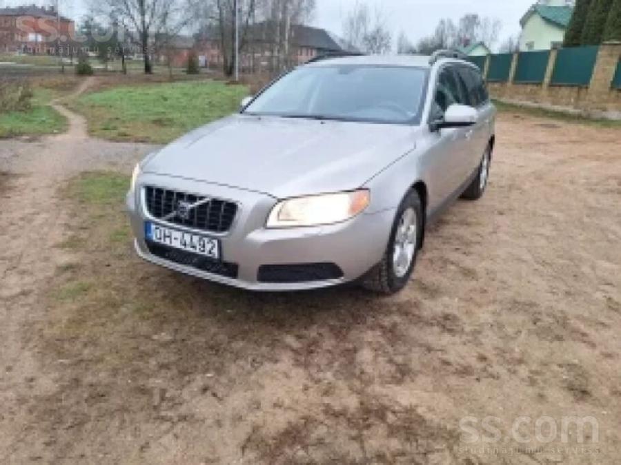 Pelēks Volvo V70 2007 Daugavpils, ar dzinēja tilpumu 2.40 L un nobraukumu 389 tūkst. km par 3650 €, foto 13 vietnē AUTOMOTO.COM.LV