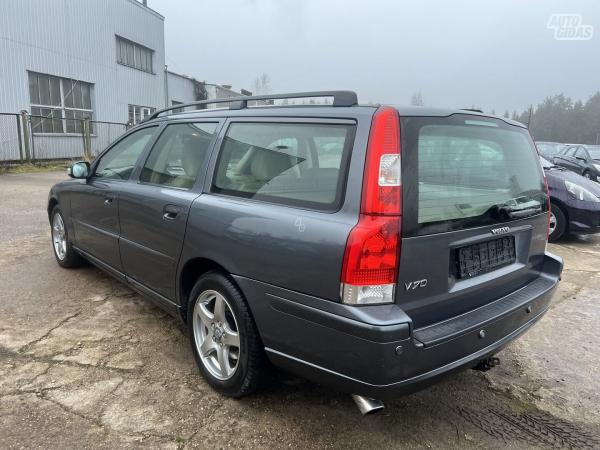 Grey Volvo V70 2007 in Utena, with an engine capacity of 2.40 L and mileage of 290 thousand km for 2550 €, photo 4 on AUTOMOTO.COM.LV