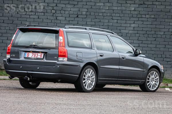 Pelēks Volvo V70 2007 Tukums, ar dzinēja tilpumu 2.40 L un nobraukumu 0 tūkst. km par 3890 €, foto 3 vietnē AUTOMOTO.COM.LV