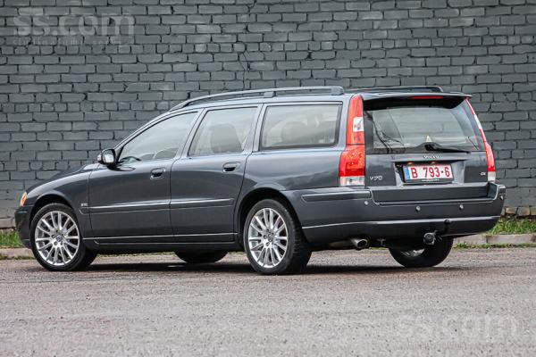 Pelēks Volvo V70 2007 Tukums, ar dzinēja tilpumu 2.40 L un nobraukumu 0 tūkst. km par 3890 €, foto 6 vietnē AUTOMOTO.COM.LV