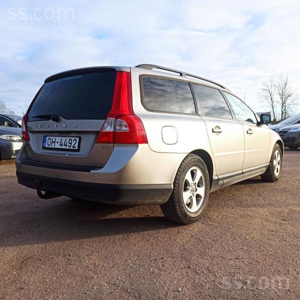 Grey Volvo V70 2007 in Daugavpils, with an engine capacity of 2.40 L and mileage of 0 thousand km for 3650 €, photo 5 on AUTOMOTO.COM.LV