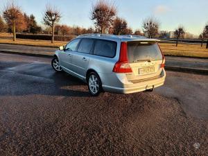 Grey Volvo V70 2007 in Kaunas, with an engine capacity of 2.40 L and mileage of 307 thousand km for 3800 €, photo 4 on AUTOMOTO.COM.LV