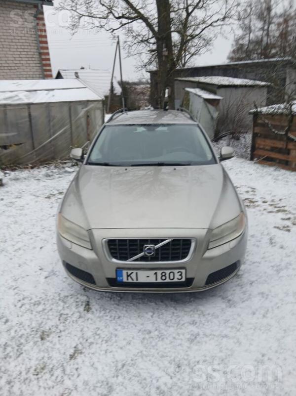 Grey Volvo V70 2007 in Rezekne, with an engine capacity of 2.40 L and mileage of 267 thousand km for 3500 €, photo 1 on AUTOMOTO.COM.LV