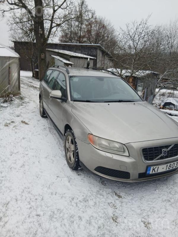 Grey Volvo V70 2007 in Rezekne, with an engine capacity of 2.40 L and mileage of 267 thousand km for 3500 €, photo 3 on AUTOMOTO.COM.LV