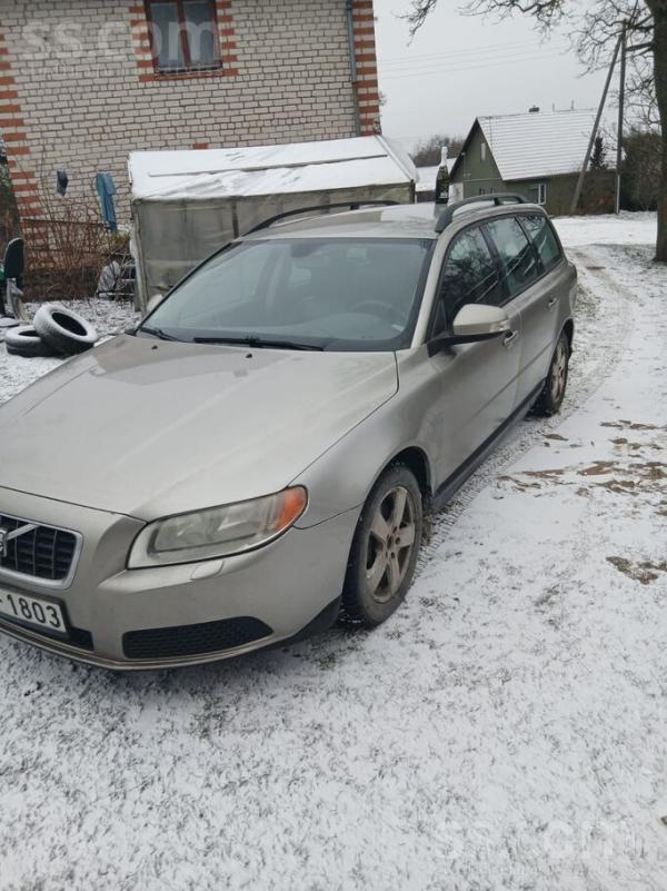 Grey Volvo V70 2007 in Rezekne, with an engine capacity of 2.40 L and mileage of 267 thousand km for 3500 €, photo 4 on AUTOMOTO.COM.LV