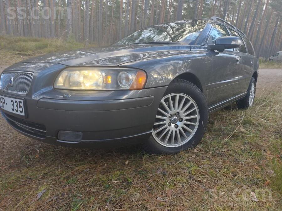 Grey Volvo V70 2007 in Jurmala, with an engine capacity of 2.40 L and mileage of 350 thousand km for 2500 €, photo 1 on AUTOMOTO.COM.LV