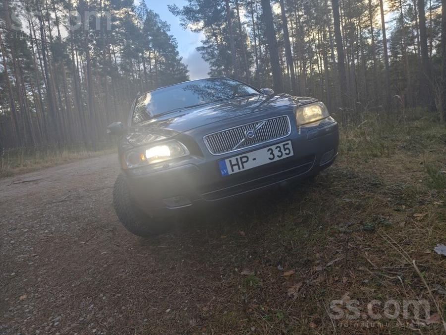 Grey Volvo V70 2007 in Jurmala, with an engine capacity of 2.40 L and mileage of 350 thousand km for 2500 €, photo 2 on AUTOMOTO.COM.LV