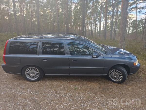 Grey Volvo V70 2007 in Jurmala, with an engine capacity of 2.40 L and mileage of 350 thousand km for 2500 €, photo 6 on AUTOMOTO.COM.LV
