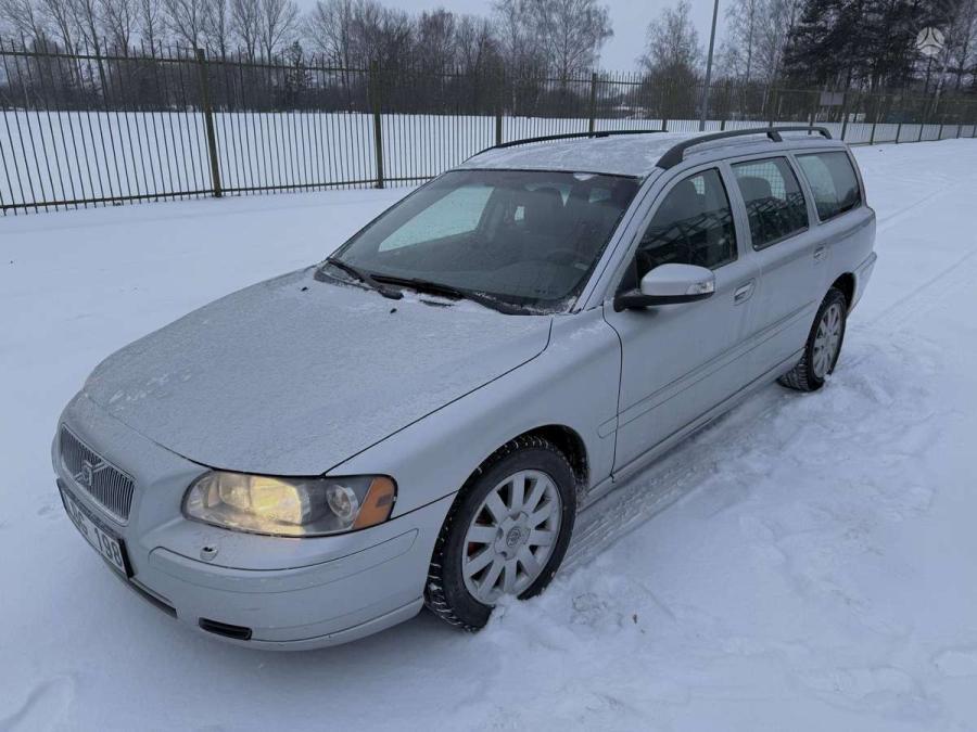 Серый Вольво В70 2007 в Мариямполе, объемом двигателя 2.40 л и пробегом 334 тыс. км за 2350 €, фото 3 на AUTOMOTO.COM.LV