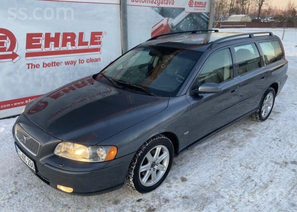 Pelēks Volvo V70 2007 Balvi, ar dzinēja tilpumu 2.40 L un nobraukumu 320 tūkst. km par 3350 €, foto 1 vietnē AUTOMOTO.COM.LV