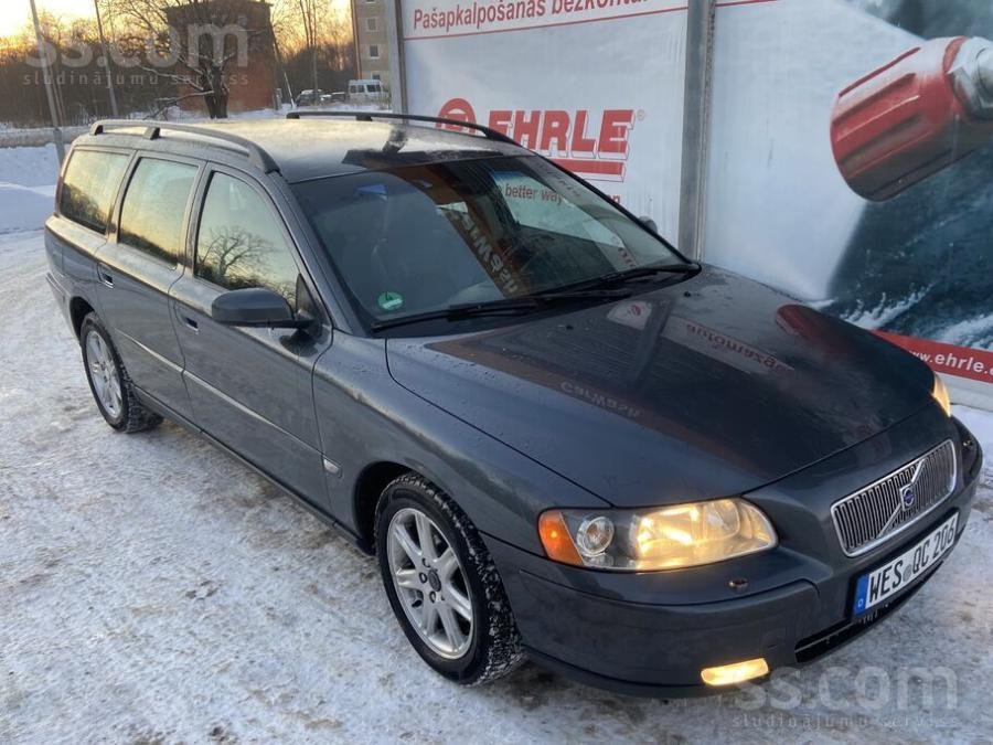 Grey Volvo V70 2007 in Balvi, with an engine capacity of 2.40 L and mileage of 320 thousand km for 3350 €, photo 3 on AUTOMOTO.COM.LV