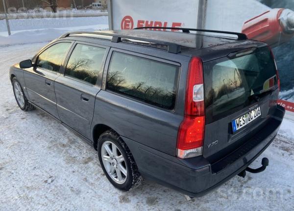 Pelēks Volvo V70 2007 Balvi, ar dzinēja tilpumu 2.40 L un nobraukumu 320 tūkst. km par 3350 €, foto 7 vietnē AUTOMOTO.COM.LV