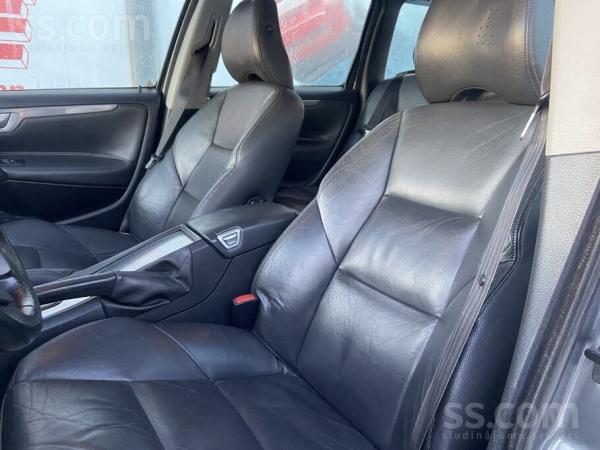 Pelēks Volvo V70 2007 Balvi, ar dzinēja tilpumu 2.40 L un nobraukumu 320 tūkst. km par 3350 €, foto 10 vietnē AUTOMOTO.COM.LV