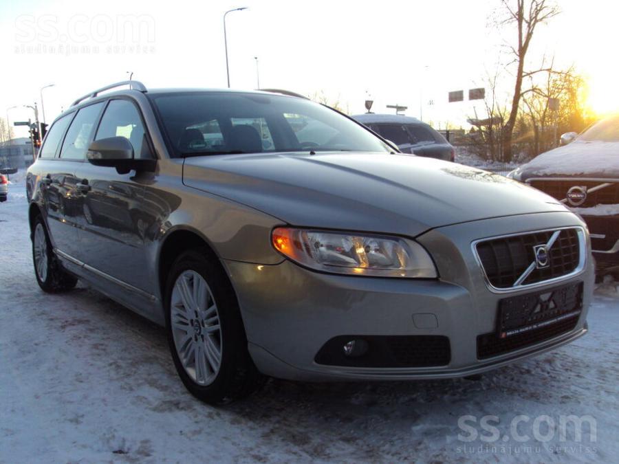 Pelēks Volvo V70 2007 Rīga, ar dzinēja tilpumu 2.40 L un nobraukumu 225 tūkst. km par 7000 €, foto 2 vietnē AUTOMOTO.COM.LV