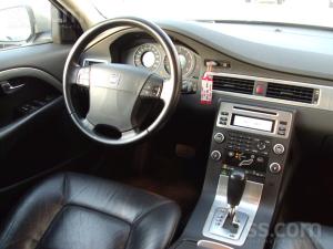 Pelēks Volvo V70 2007 Rīga, ar dzinēja tilpumu 2.40 L un nobraukumu 225 tūkst. km par 7000 €, foto 6 vietnē AUTOMOTO.COM.LV