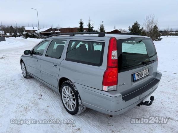 Grey Volvo V70 2007 in Tallinn, with an engine capacity of 2.40 L and mileage of 0 thousand km for 3490 €, photo 2 on AUTOMOTO.COM.LV