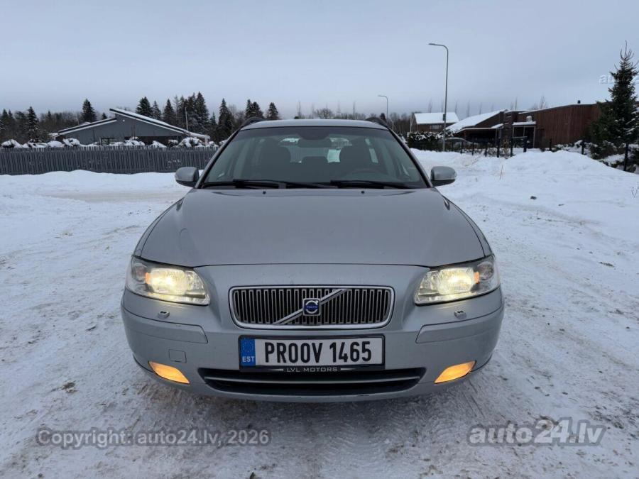 Pelēks Volvo V70 2007 Tallina, ar dzinēja tilpumu 2.40 L un nobraukumu 0 tūkst. km par 3490 €, foto 8 vietnē AUTOMOTO.COM.LV