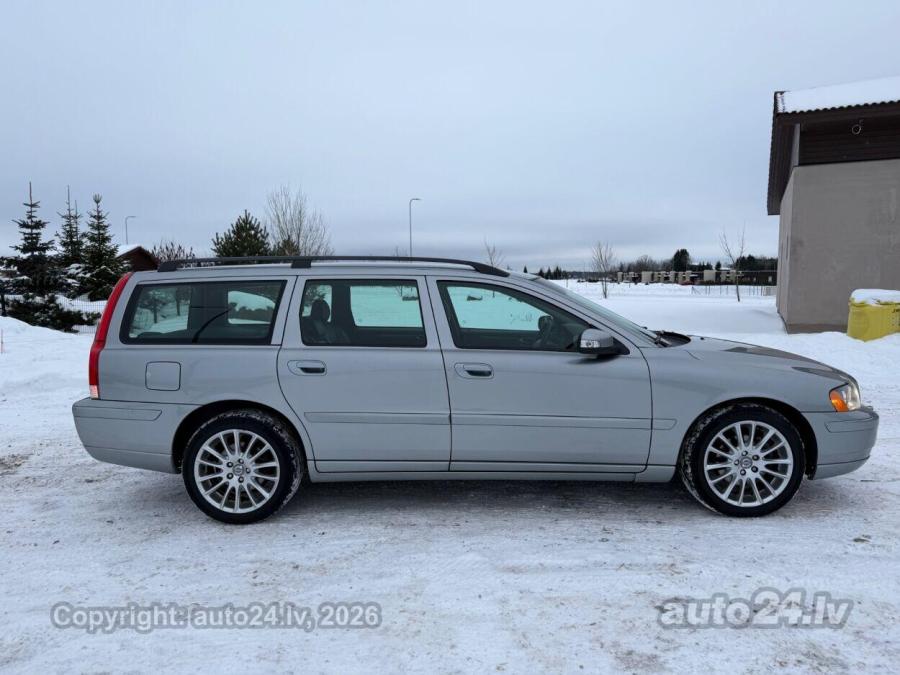 Pelēks Volvo V70 2007 Tallina, ar dzinēja tilpumu 2.40 L un nobraukumu 0 tūkst. km par 3490 €, foto 9 vietnē AUTOMOTO.COM.LV
