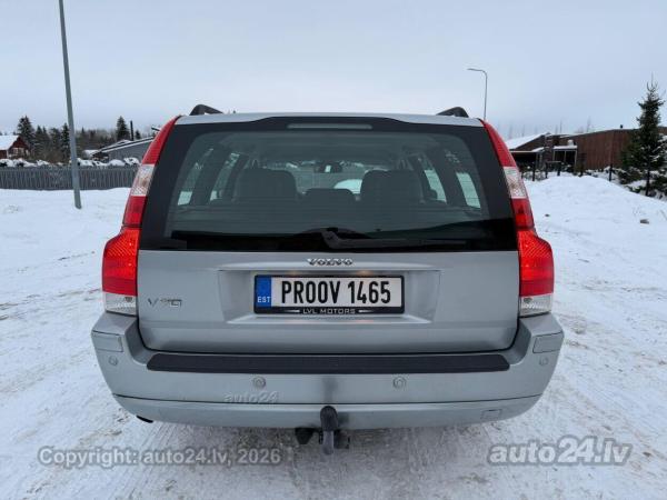 Grey Volvo V70 2007 in Tallinn, with an engine capacity of 2.40 L and mileage of 0 thousand km for 3490 €, photo 10 on AUTOMOTO.COM.LV