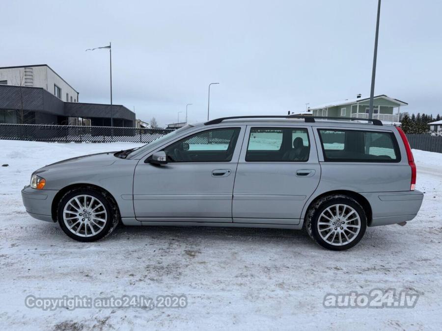 Pelēks Volvo V70 2007 Tallina, ar dzinēja tilpumu 2.40 L un nobraukumu 0 tūkst. km par 3490 €, foto 11 vietnē AUTOMOTO.COM.LV