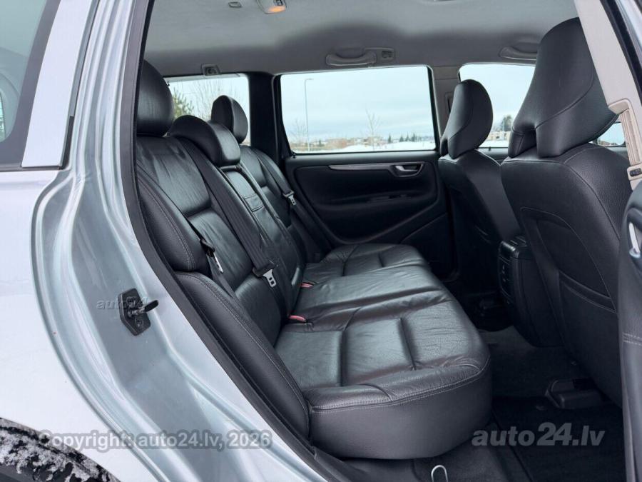 Pelēks Volvo V70 2007 Tallina, ar dzinēja tilpumu 2.40 L un nobraukumu 0 tūkst. km par 3490 €, foto 13 vietnē AUTOMOTO.COM.LV