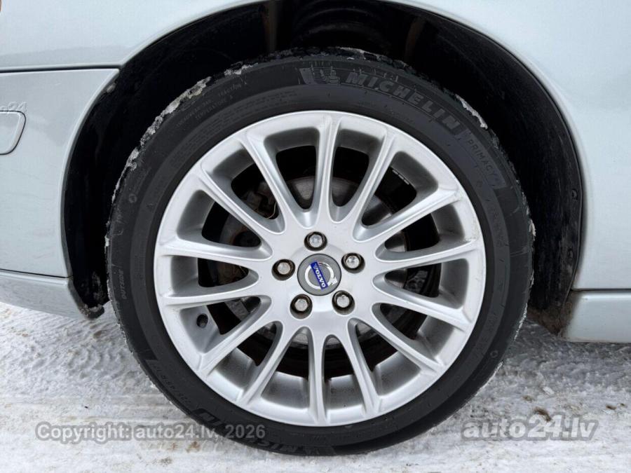 Pelēks Volvo V70 2007 Tallina, ar dzinēja tilpumu 2.40 L un nobraukumu 0 tūkst. km par 3490 €, foto 17 vietnē AUTOMOTO.COM.LV