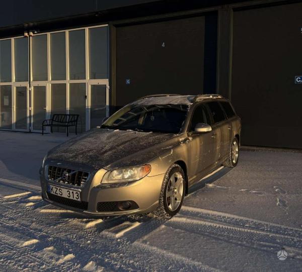 Grey Volvo V70 2007 in Kaunas, with an engine capacity of 2.40 L and mileage of 257 thousand km for 3999 €, photo 1 on AUTOMOTO.COM.LV